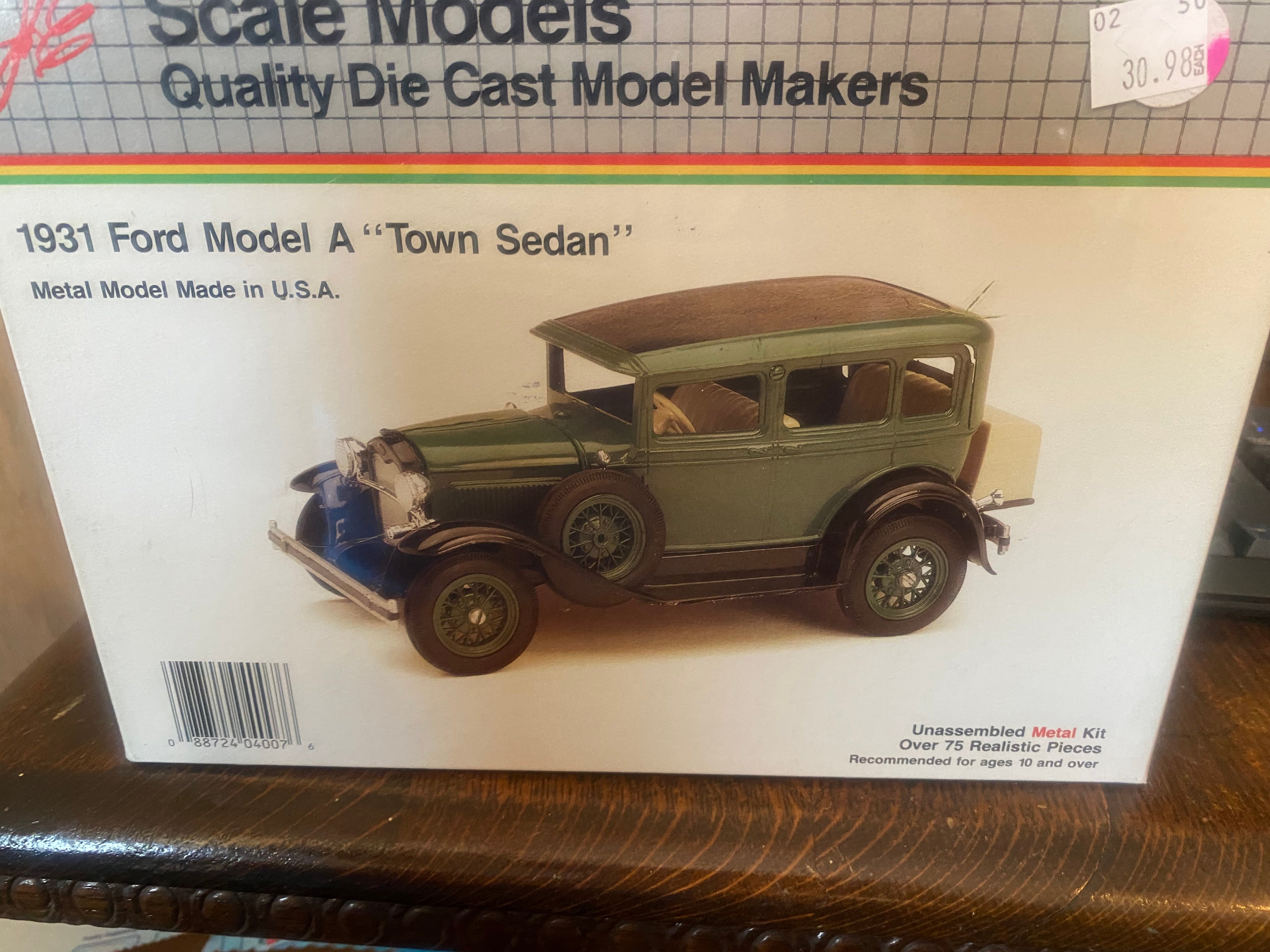 Scale Models #4007 Ford Model A Town Sedan metal model | O.c. Railroad ...